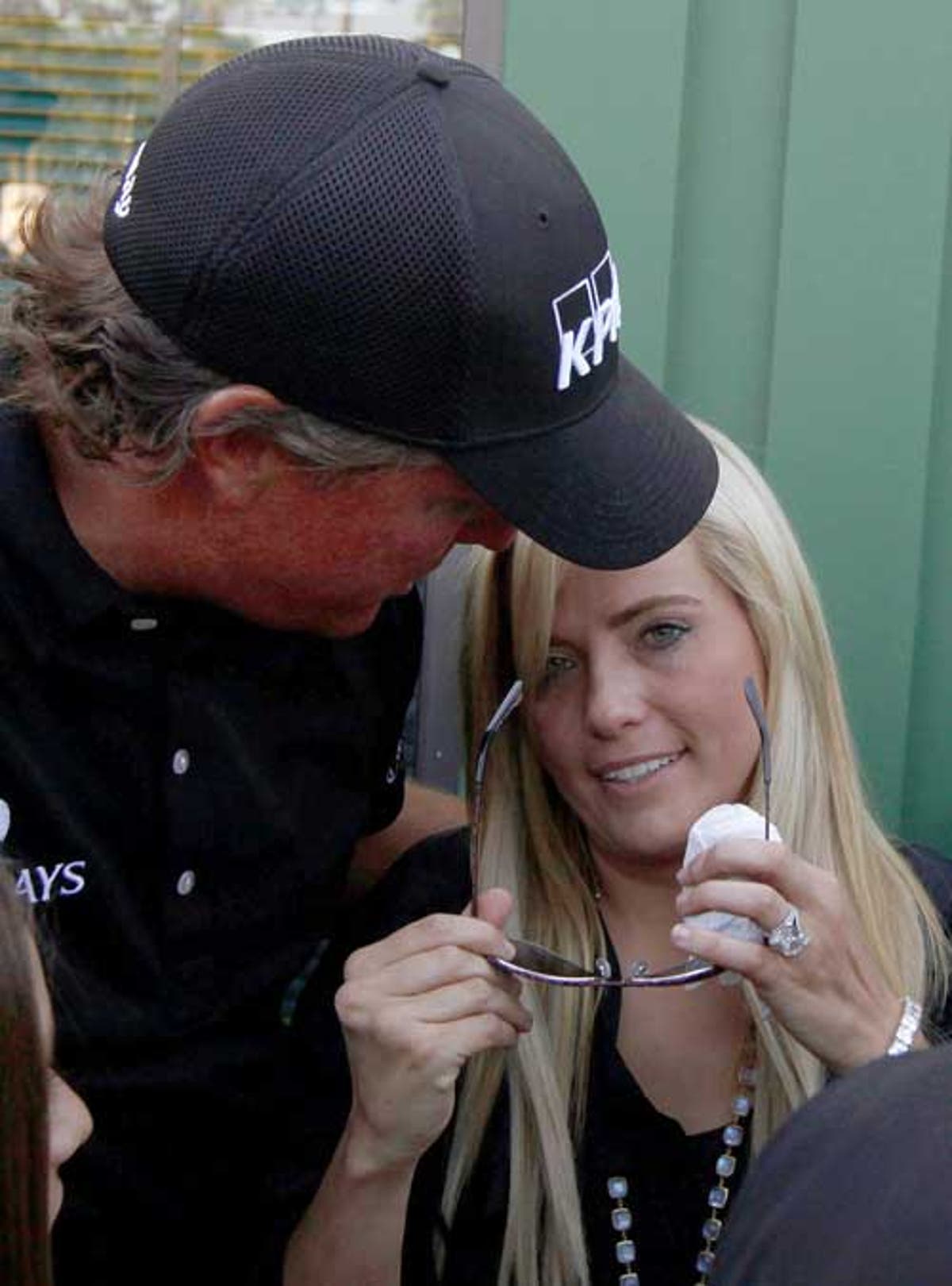Mickelson's family scenes are final wound for Tiger | The Independent ...