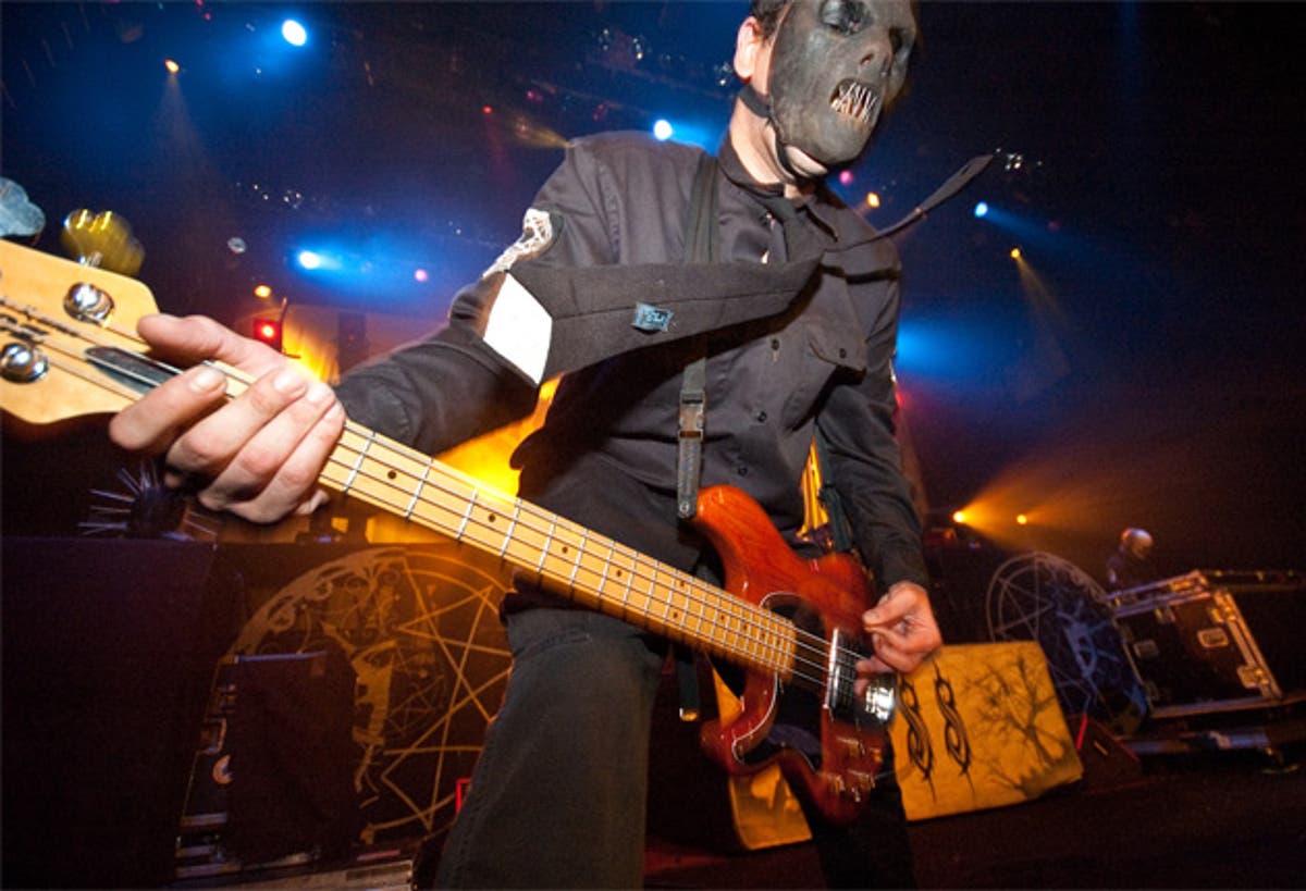 Fans mourn Slipknot bassist Paul Gray | The Independent | The Independent