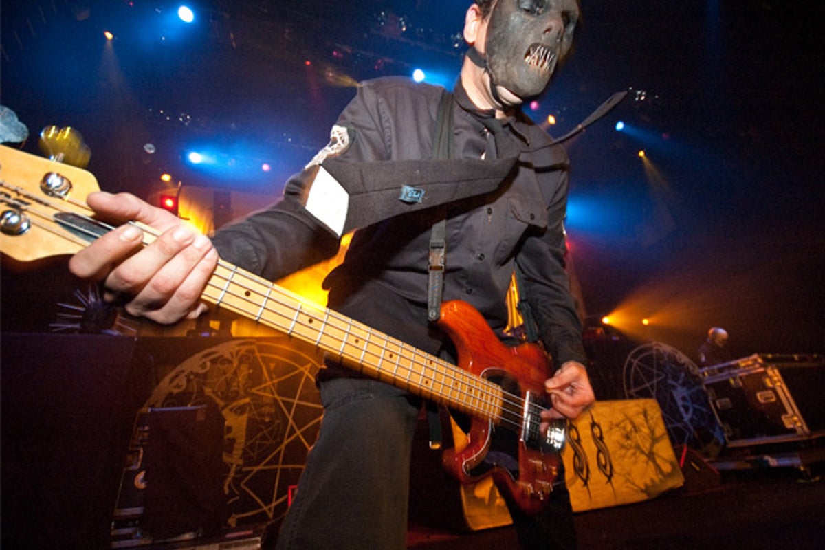 Fans mourn Slipknot bassist Paul Gray | The Independent | The Independent