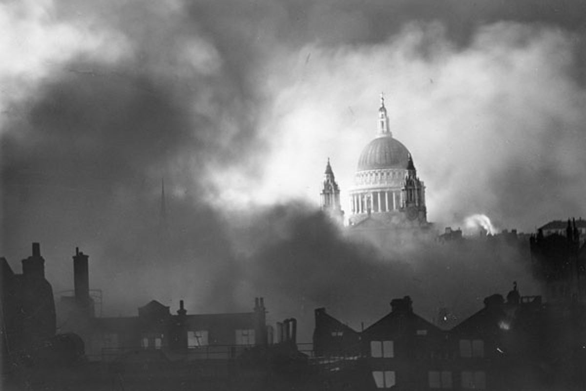 World War II: Air raid siren to sound over central London to ...