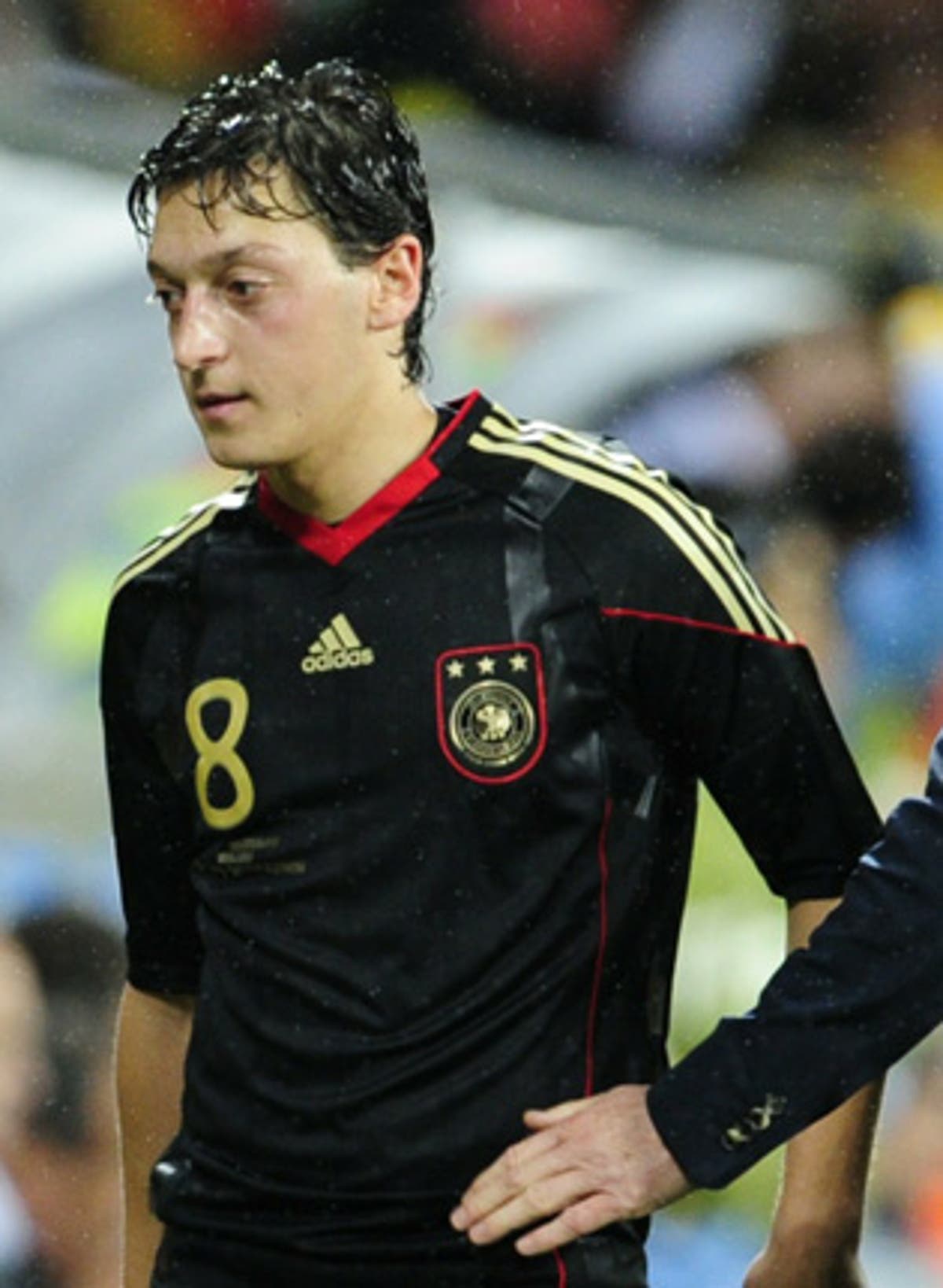 Chelsea and Real on alert over Ozil after Bremen opt to cut their ...