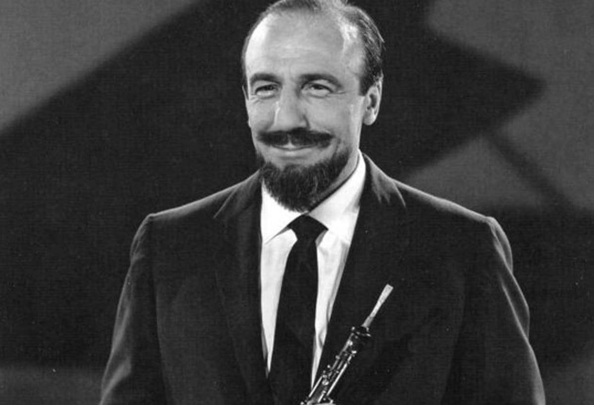 Mitch Miller: Producer, composer and conductor who made an enduring ...