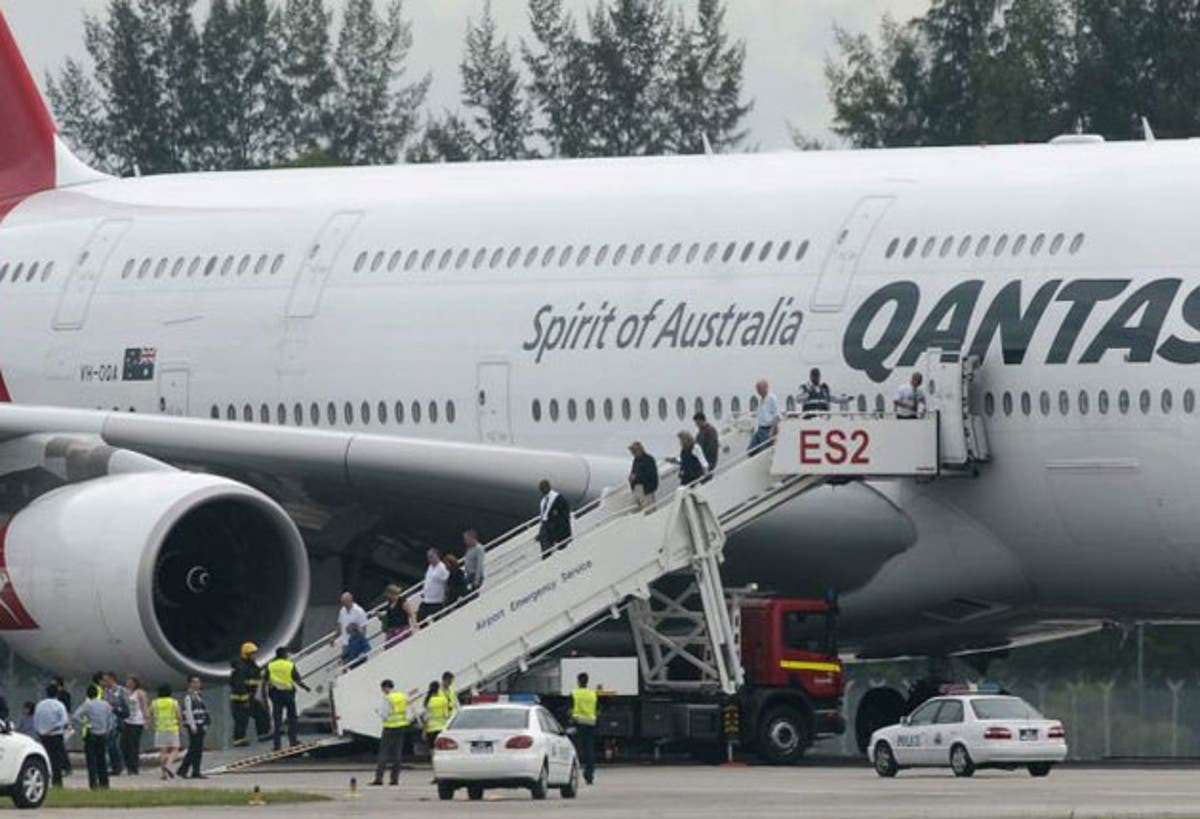 Inquiry under way into Qantas engine drama | The Independent | The ...