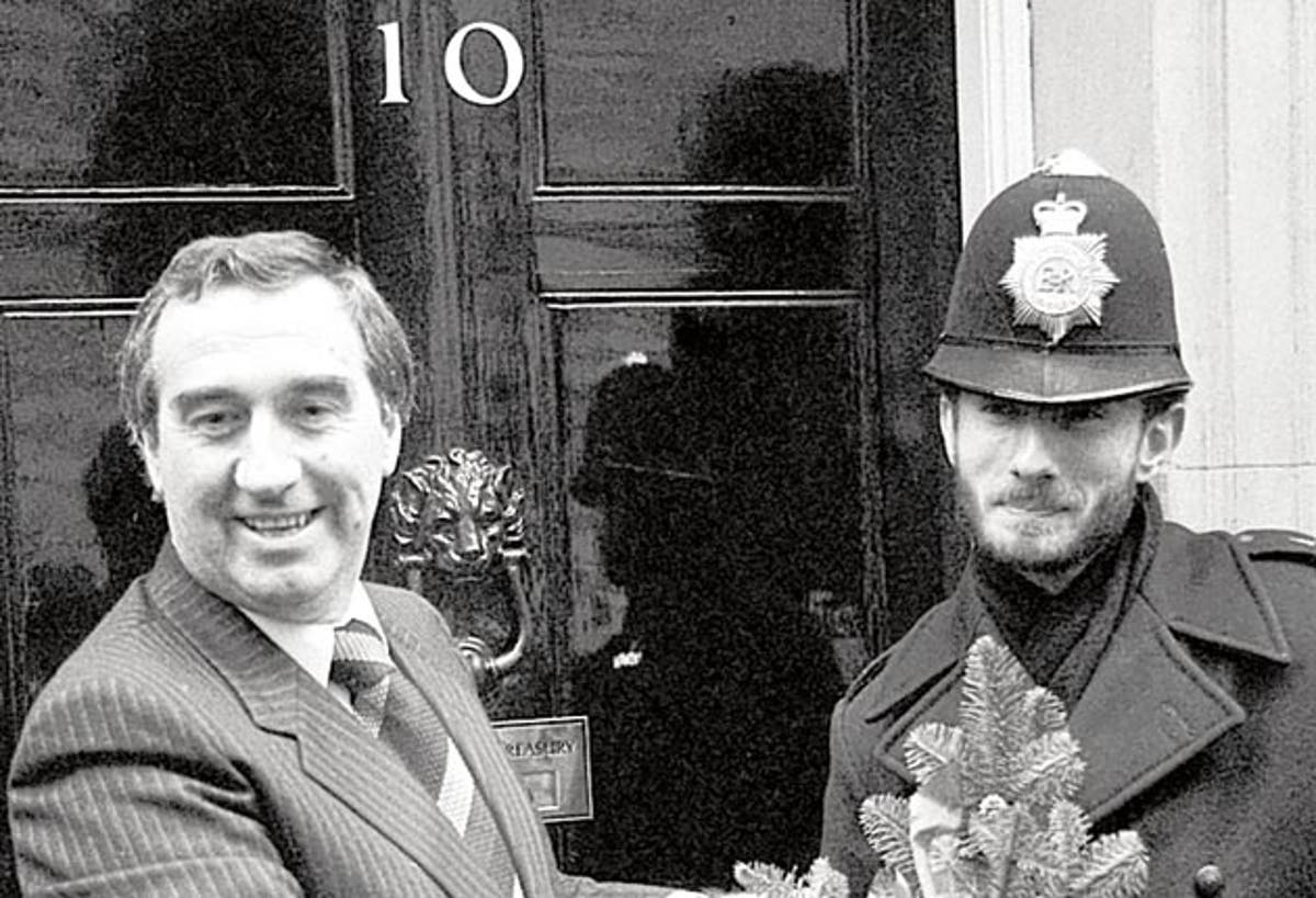 Bernard Matthews: Entrepreneur whose empire brought oven-ready turkey ...