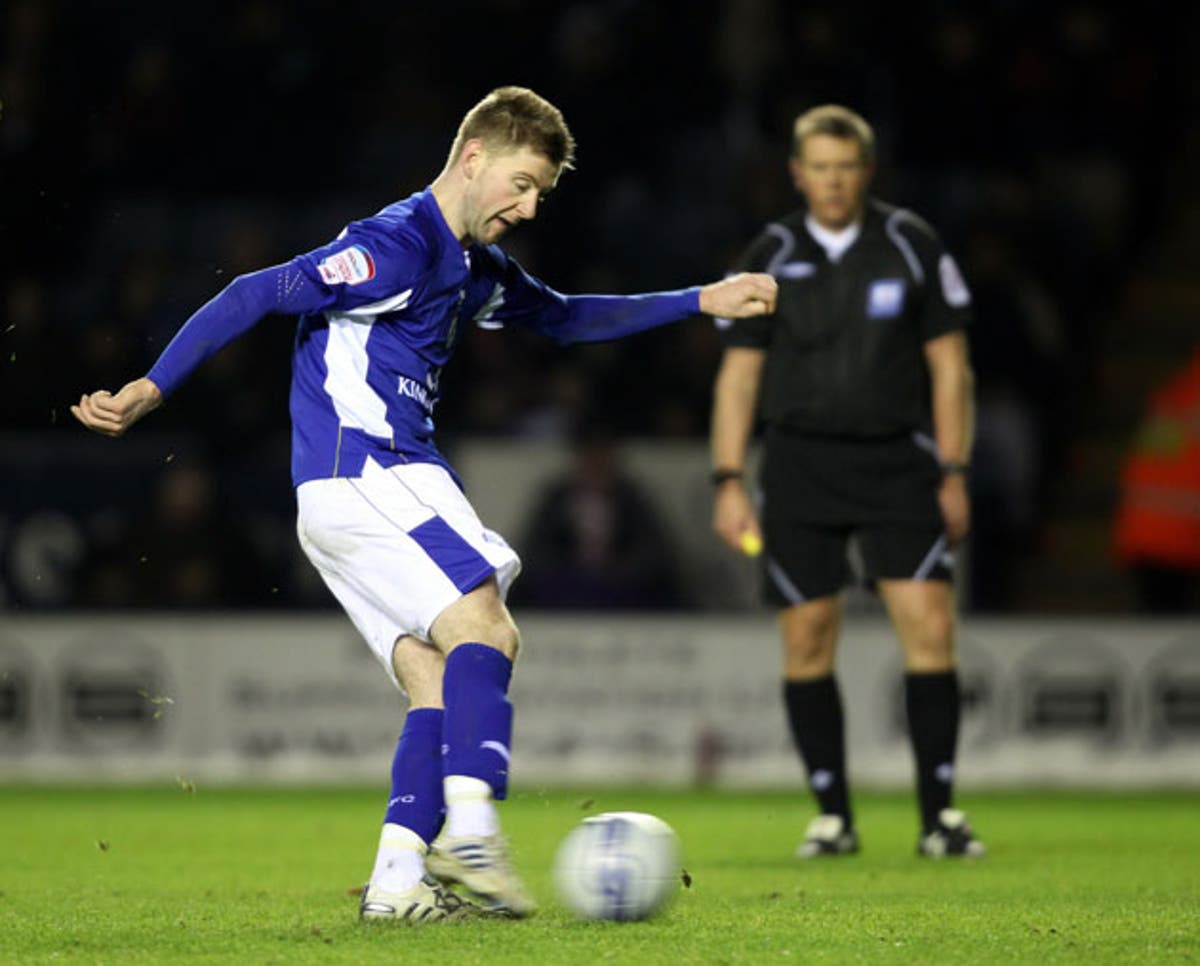 Grayson happy to take long view despite Leeds' short-term failings ...