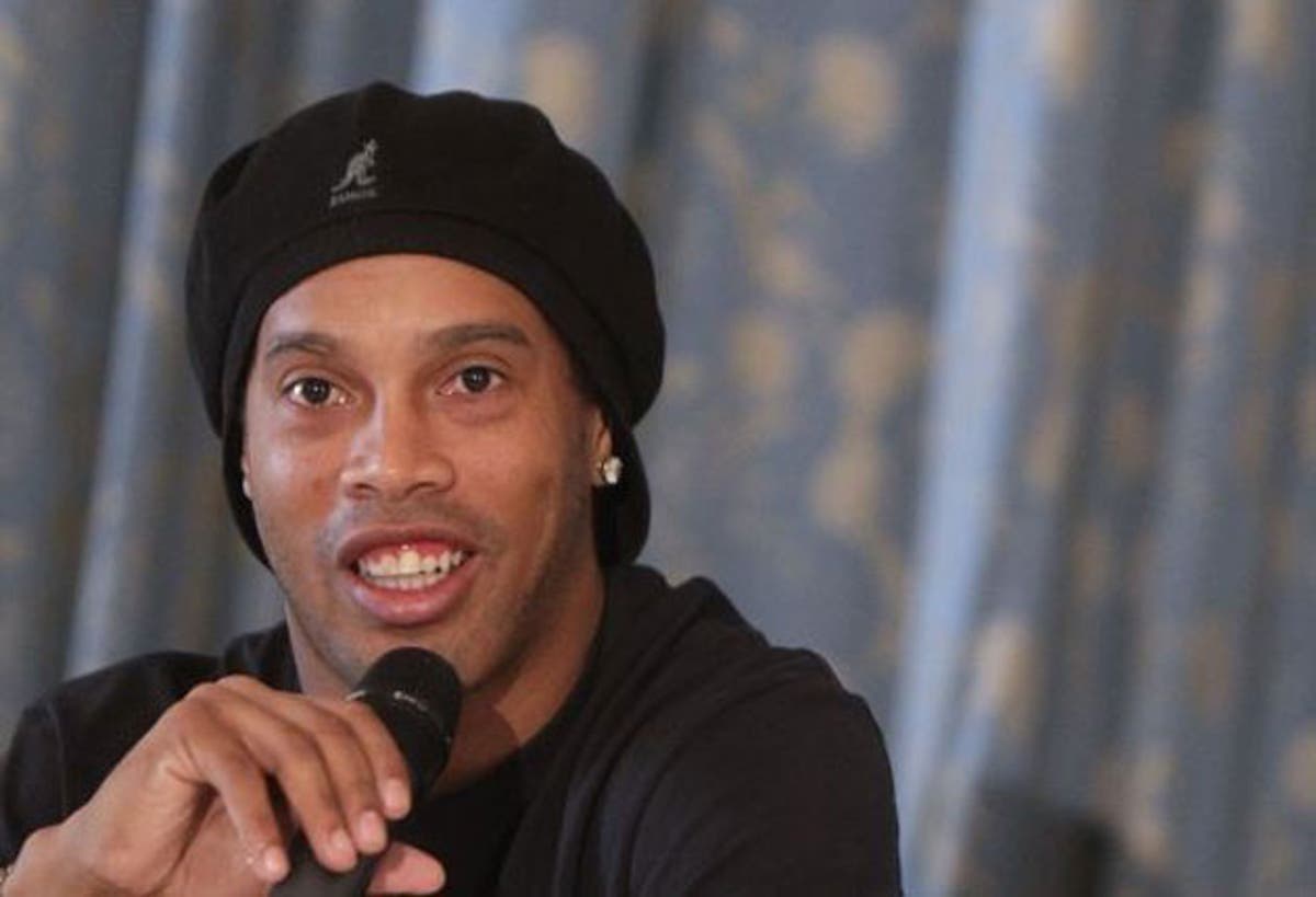 20,000 fans welcome Ronaldinho to Brazil | The Independent | The ...
