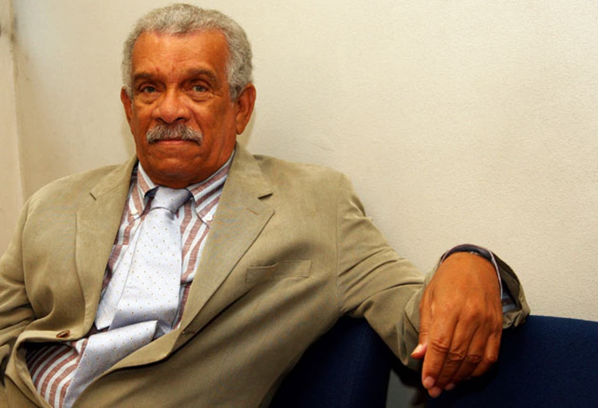 Walcott's meditation on dying wins poetry prize | The Independent | The ...