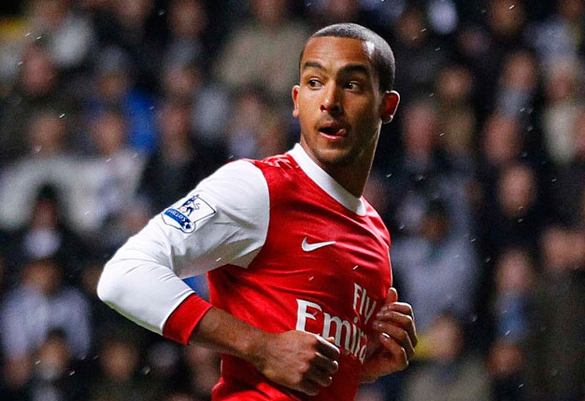 Walcott presses the case for Arsenal to squeeze Barcelona | The ...