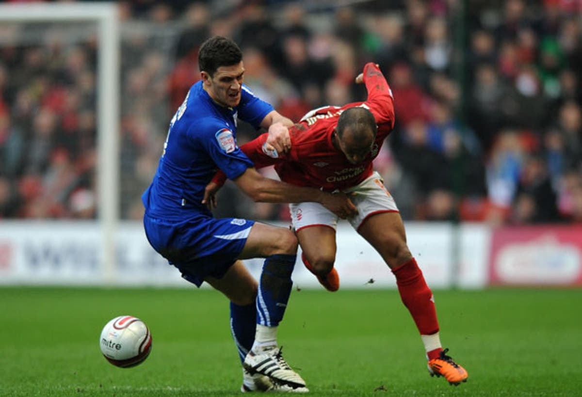 League round-up: Earnshaw keeps his cool as Forest's fire burns ...