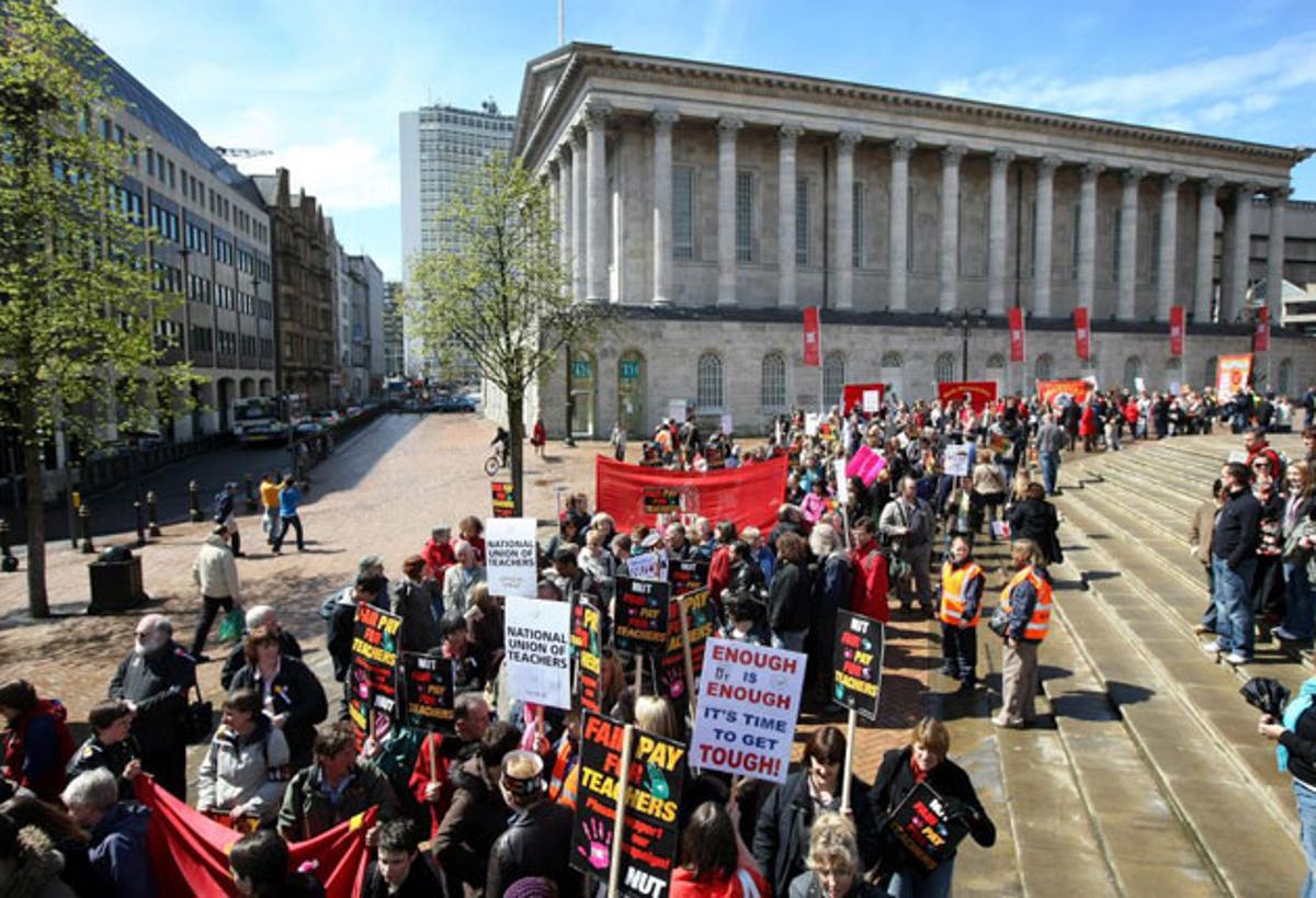 Strike talks on the brink of collapse | The Independent | The Independent