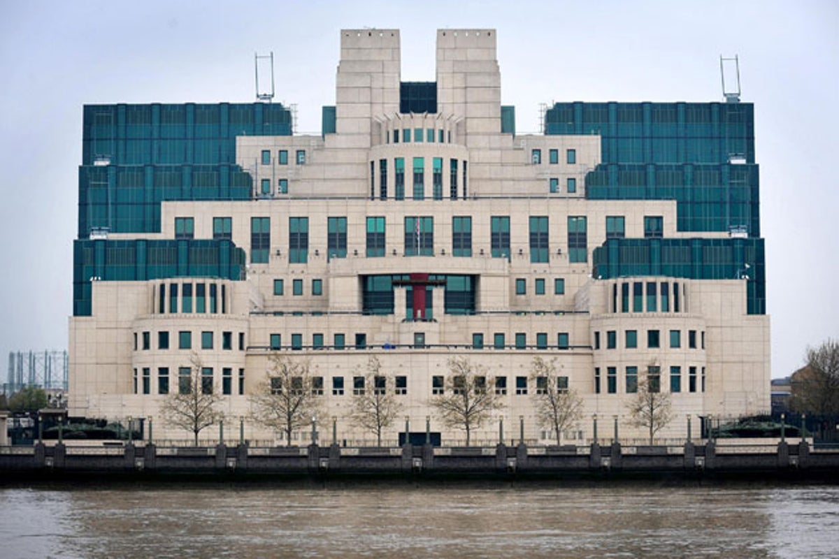 MI6 and MI5 'refuse to use Lenovo computers' over claims Chinese ...