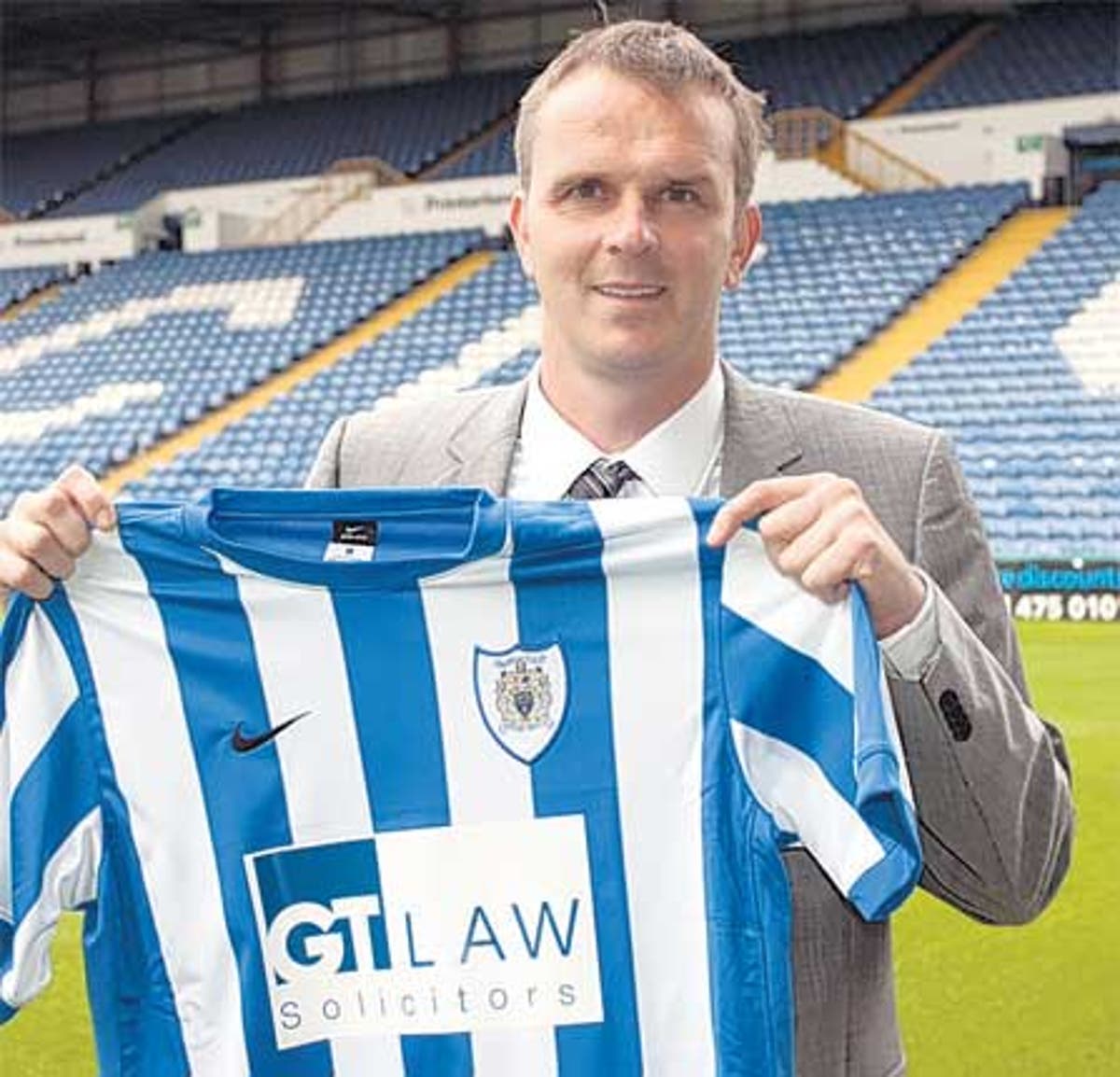 Hamann takes job at Stockport – with a squad of nine players | The ...