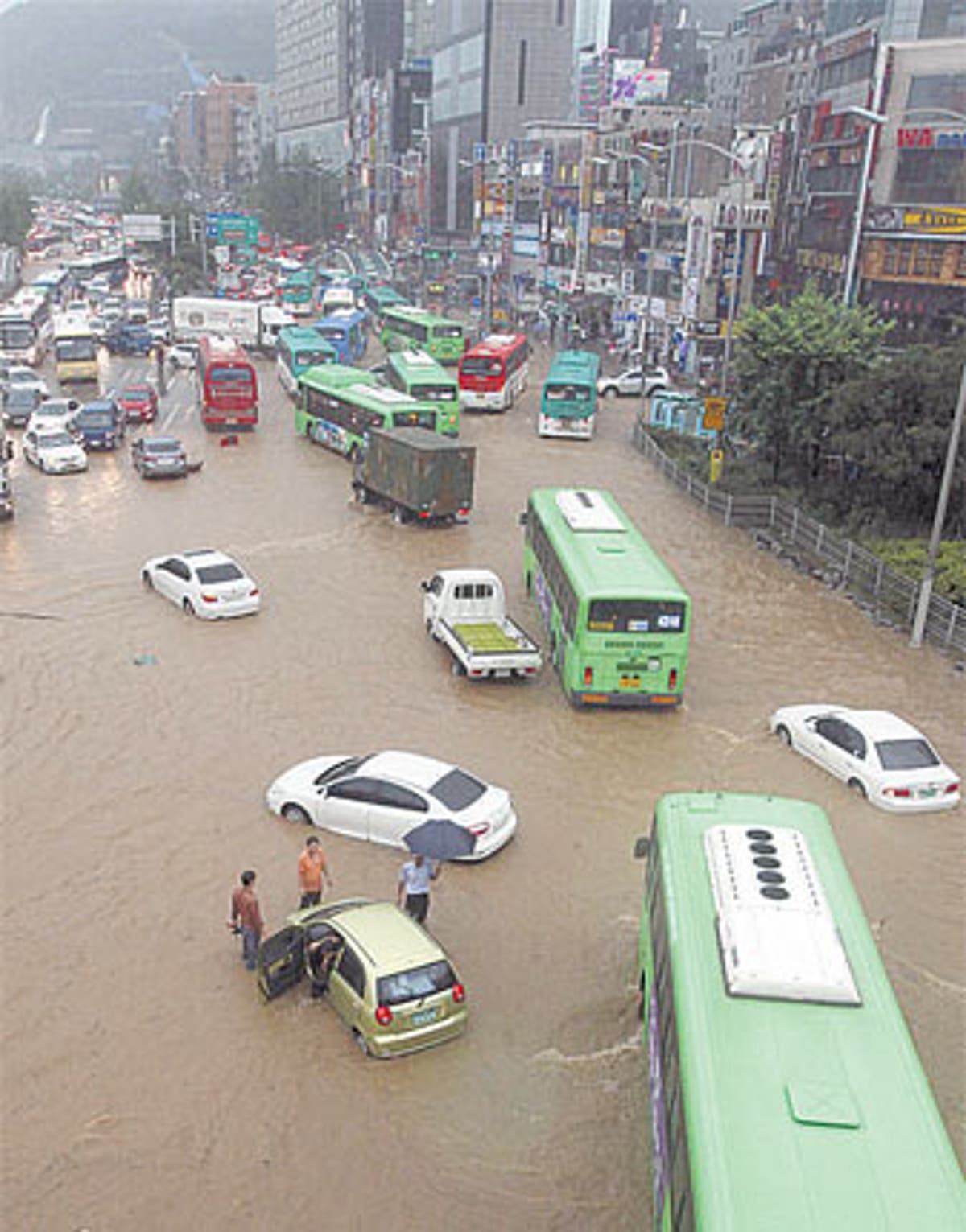 Landslides and flooding kill 32 after heavy rain in South Korea | The ...