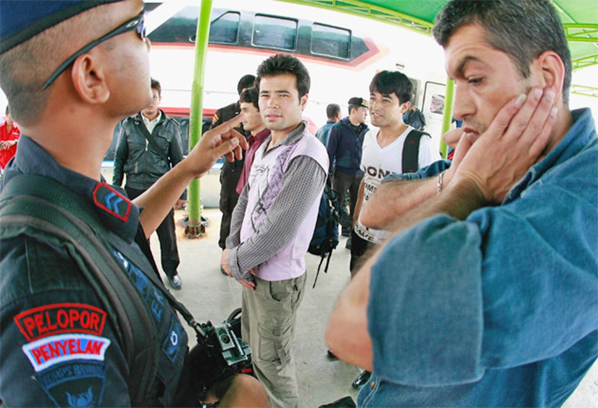 Australia to post expulsions on YouTube in bid to deter refugees | The ...