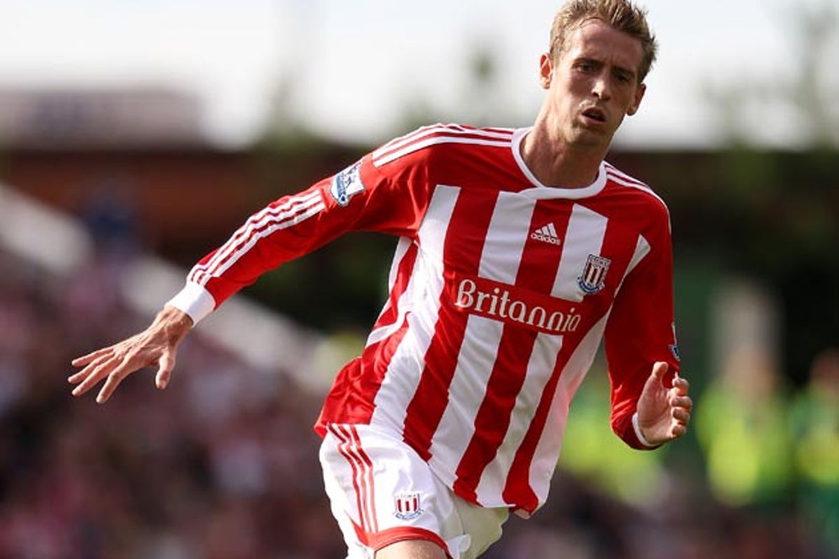 Crouch stands tall to end United's perfect record | The Independent ...