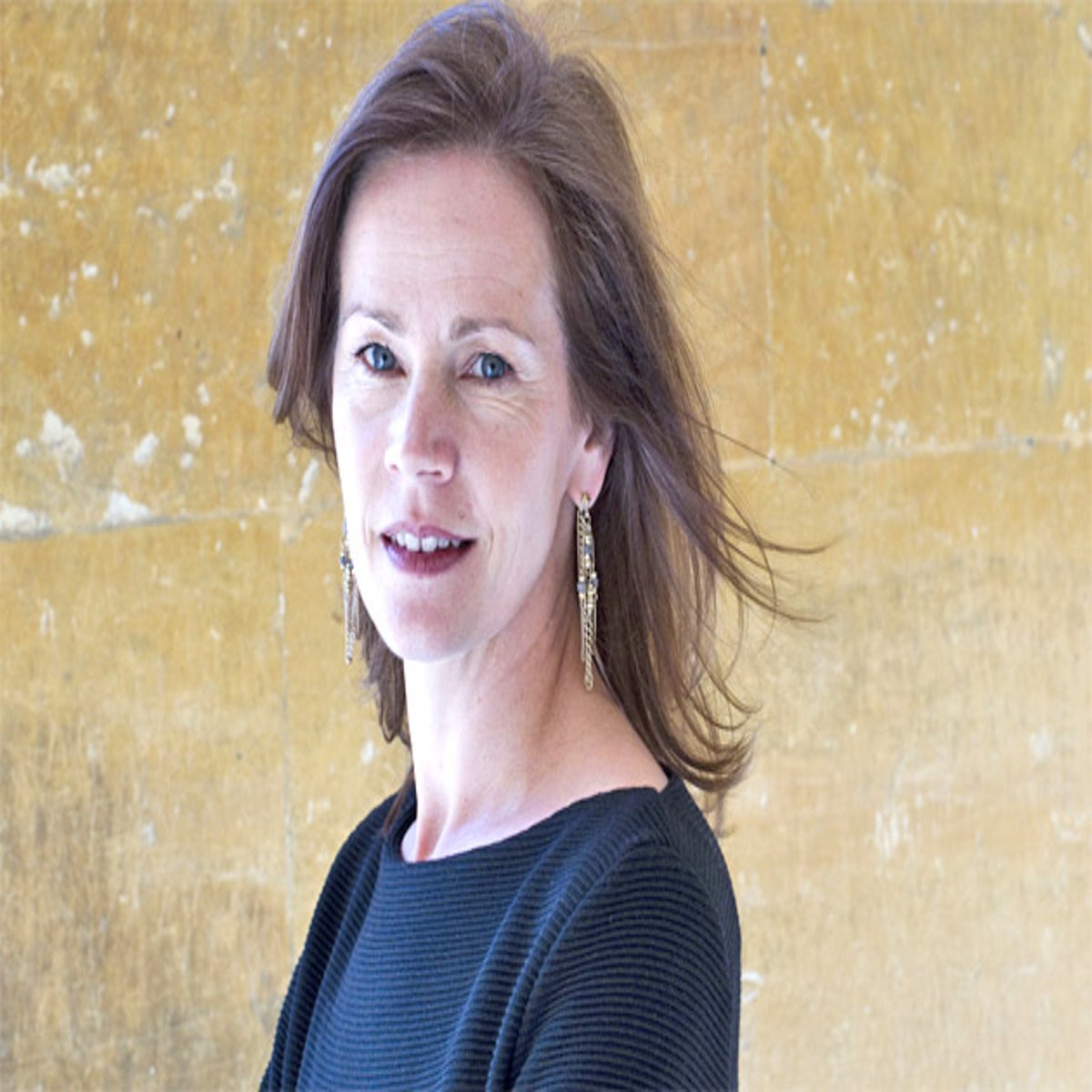 Deborah Bull's Instagram, Twitter & Facebook on IDCrawl