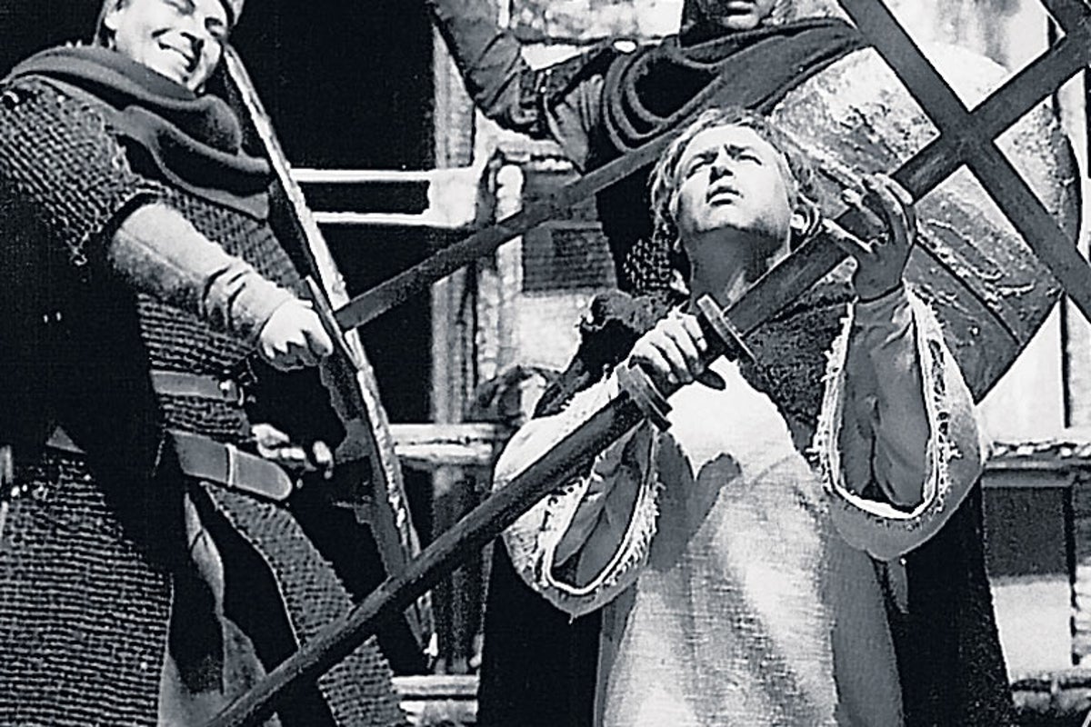 Don Garrard: Bass who made his name with the Sadler's Wells company ...