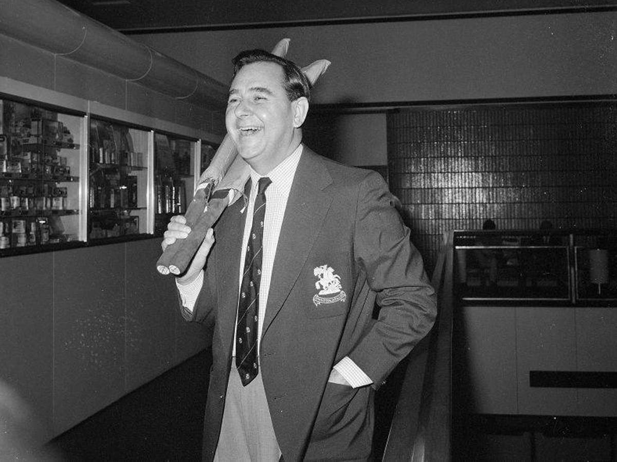 How Cowdrey changed sides to placate racists | The Independent | The ...