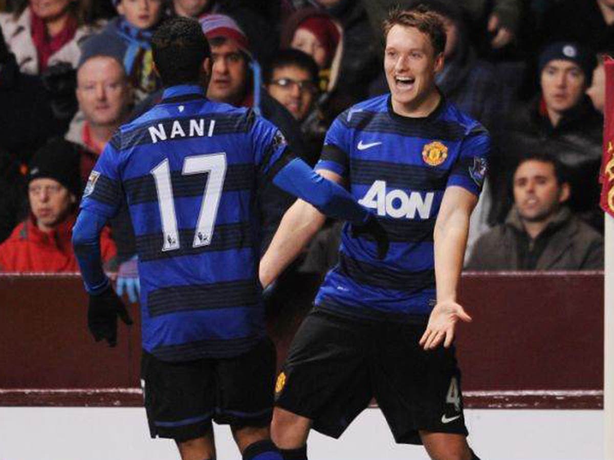 Phil Jones debut goal pushes Manchester United back up to second | The ...
