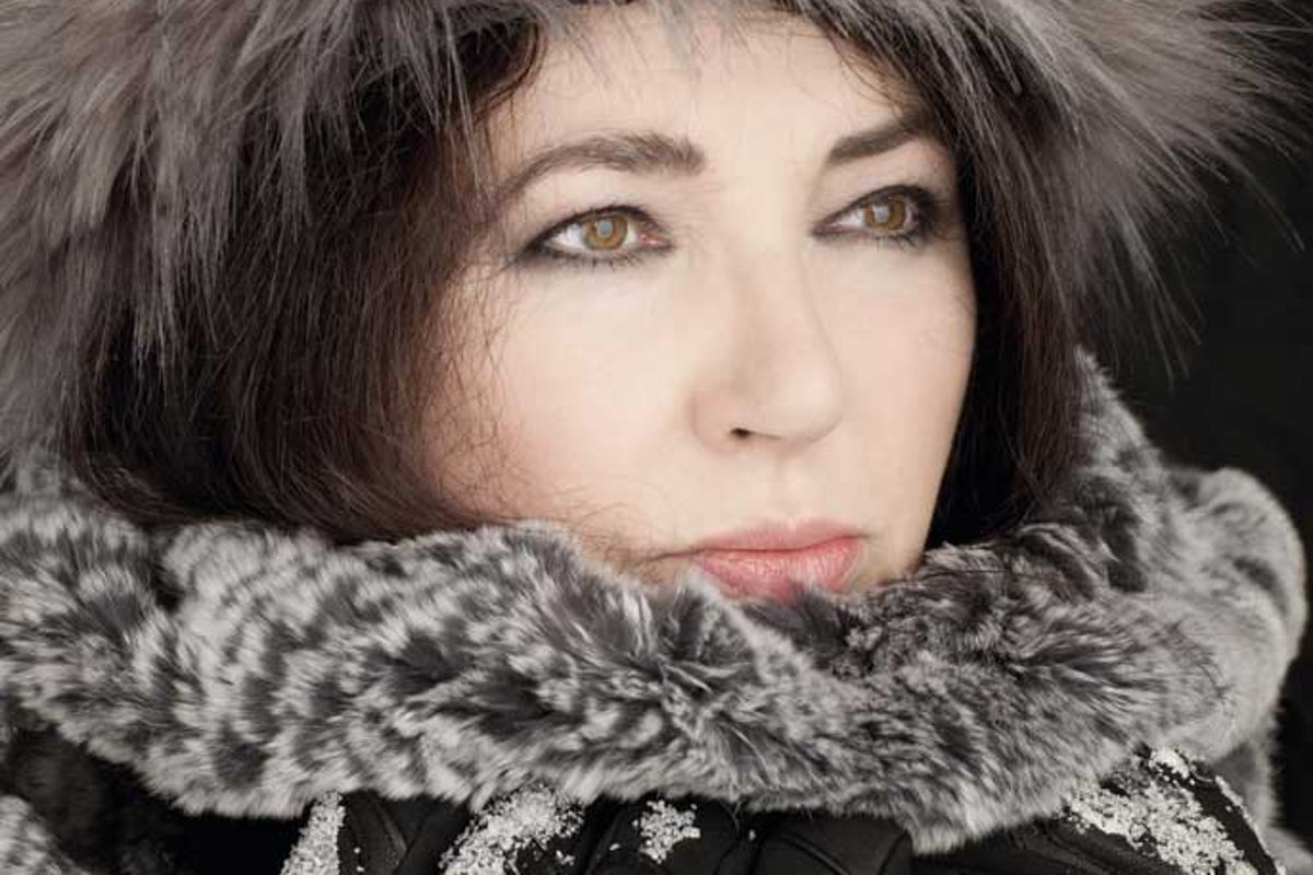 Singer Kate Bush dedicates her CBE to her family and musical ...