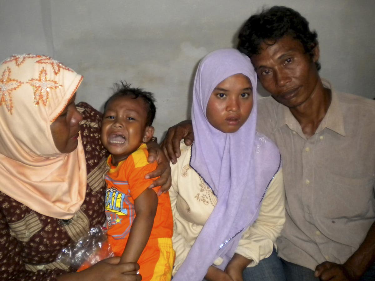 Tsunami girl, 15, finds her family after seven years | The Independent ...