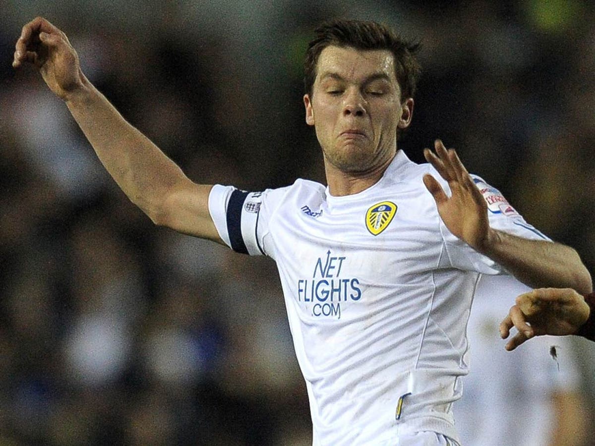 Norwich sign Leeds captain Jonny Howson | The Independent | The Independent
