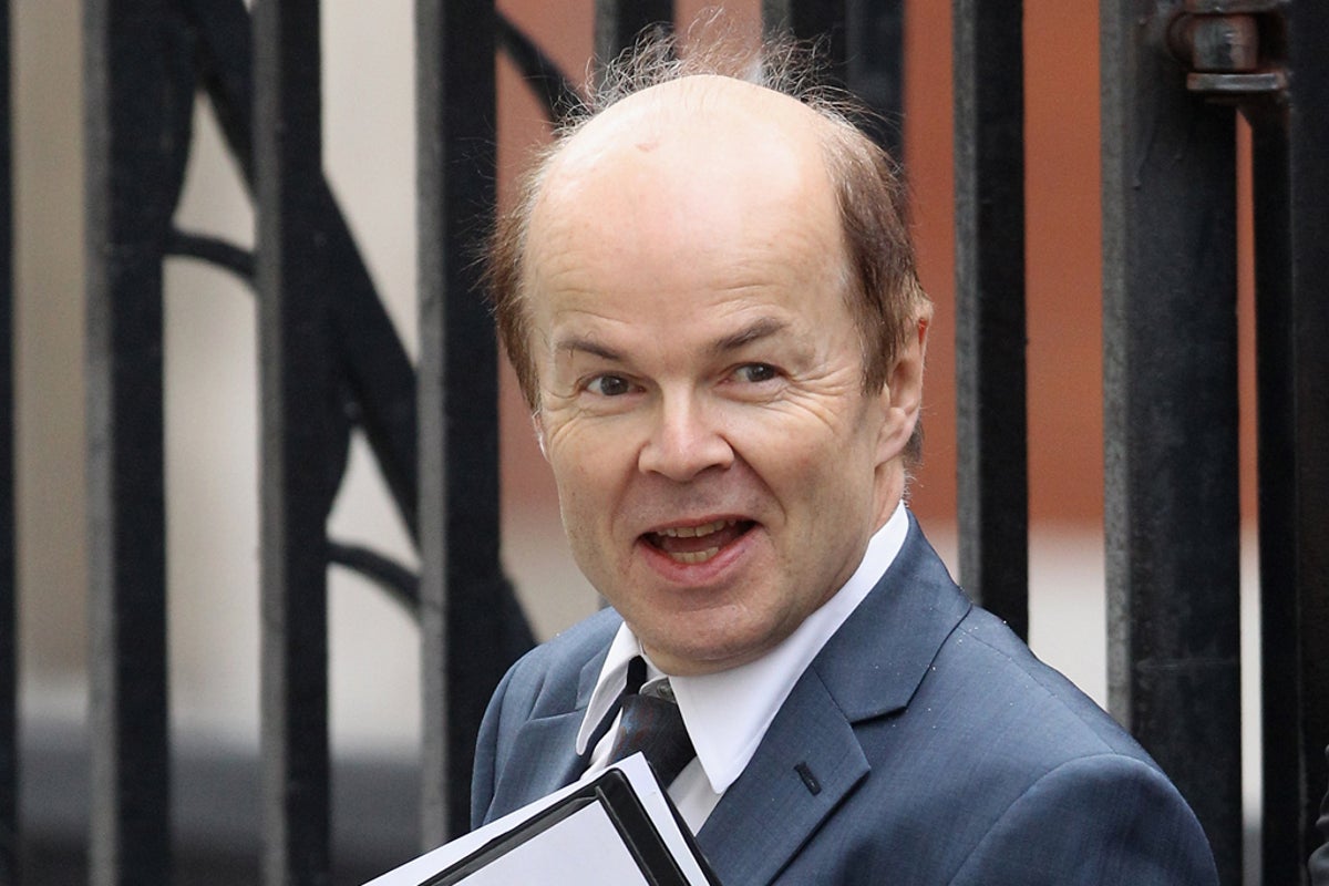 Libel victim Chris Jefferies backs Home Secretary's campaign to avoid ...