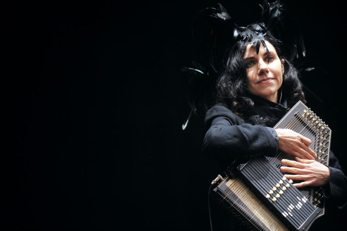 PJ Harvey debuts new single ‘Community of Hope’ from The Hope Six ...