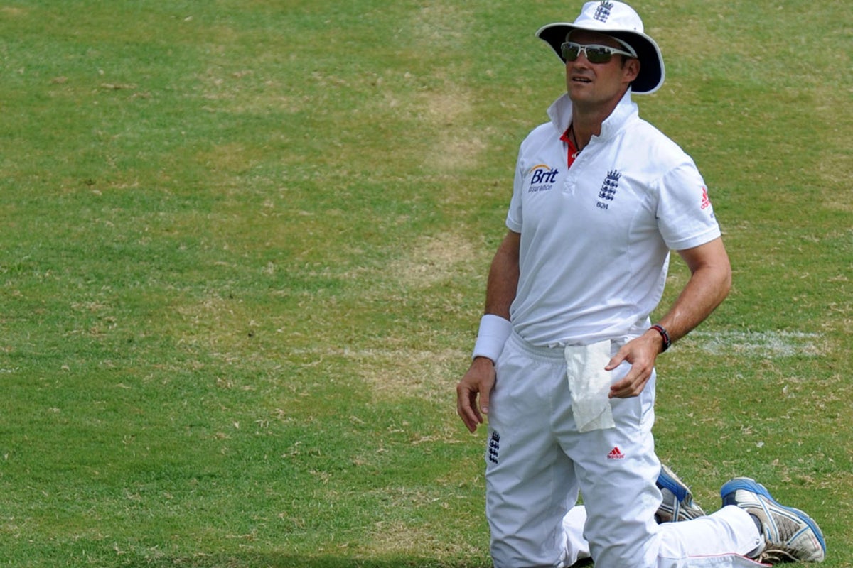 Graham Gooch offers up a staunch defence of the batsmen | The ...