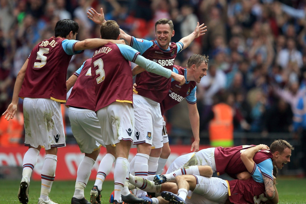 Vaz Te fires Hammers back into Promised Land at play-off final | The ...