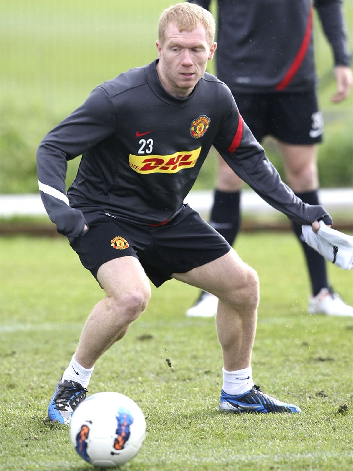 Scholes signs on for another year | The Independent | The Independent
