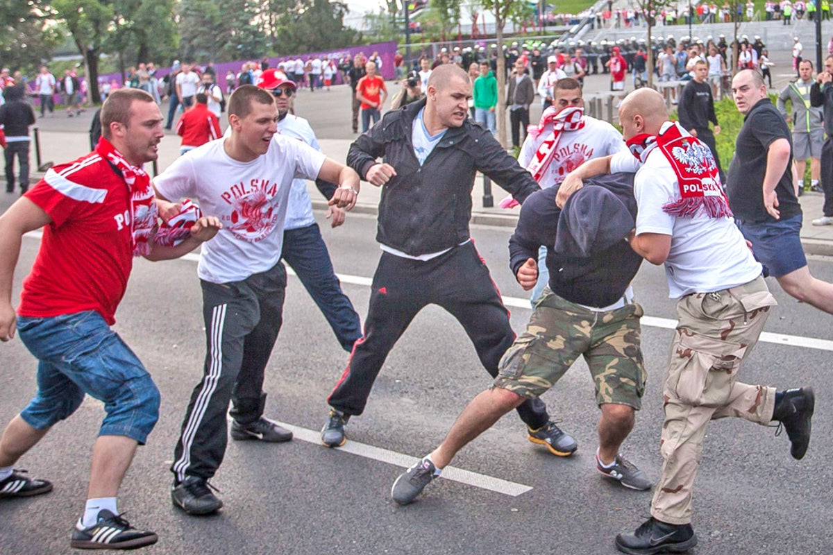 Warsaw mayor issues apology for 'scandalous' hooliganism surrounding ...