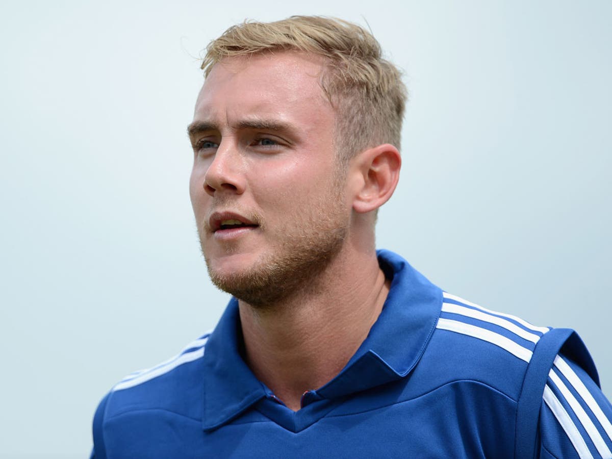 Sir Ian Botham hits back at Stuart Broad after Twitter rant at England ...