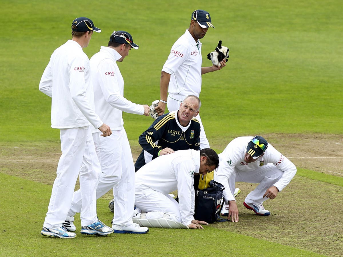 Phil Hughes head injury: Other serious injuries suffered in cricket ...