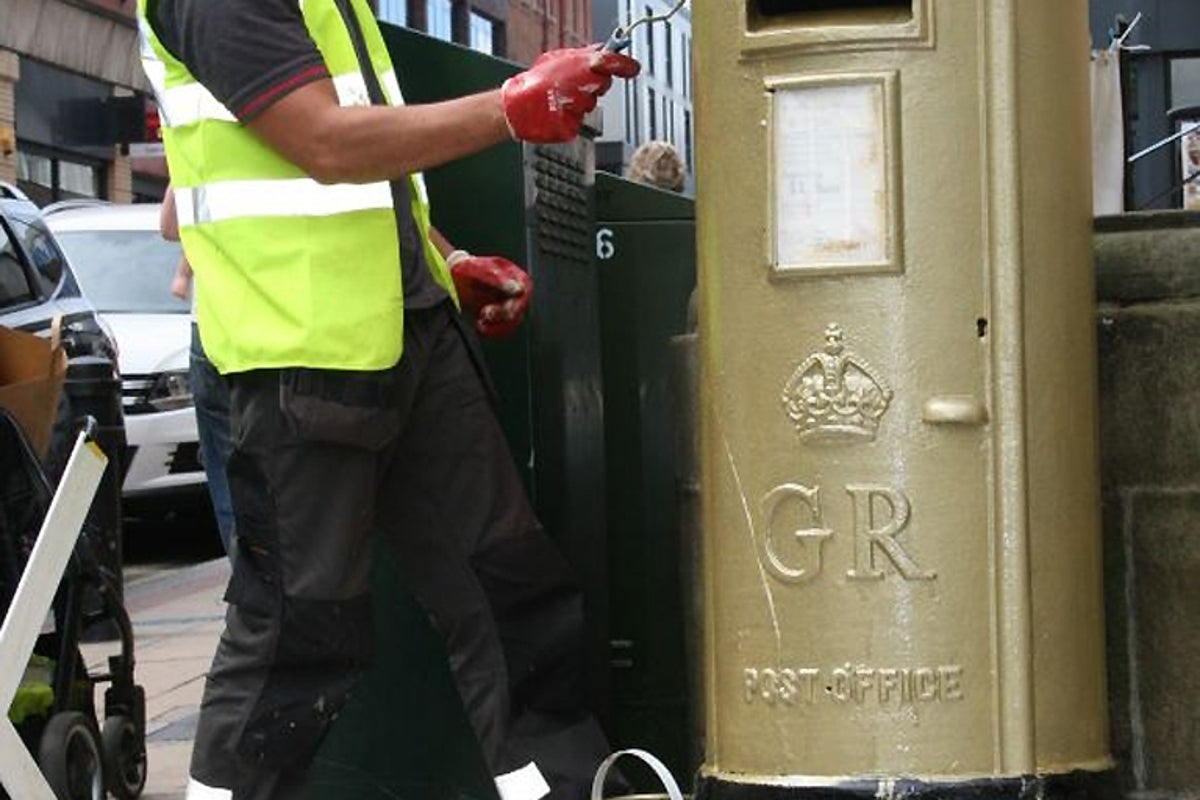London 2012: Vandals daub graffiti on Jessica Ennis's golden post box ...