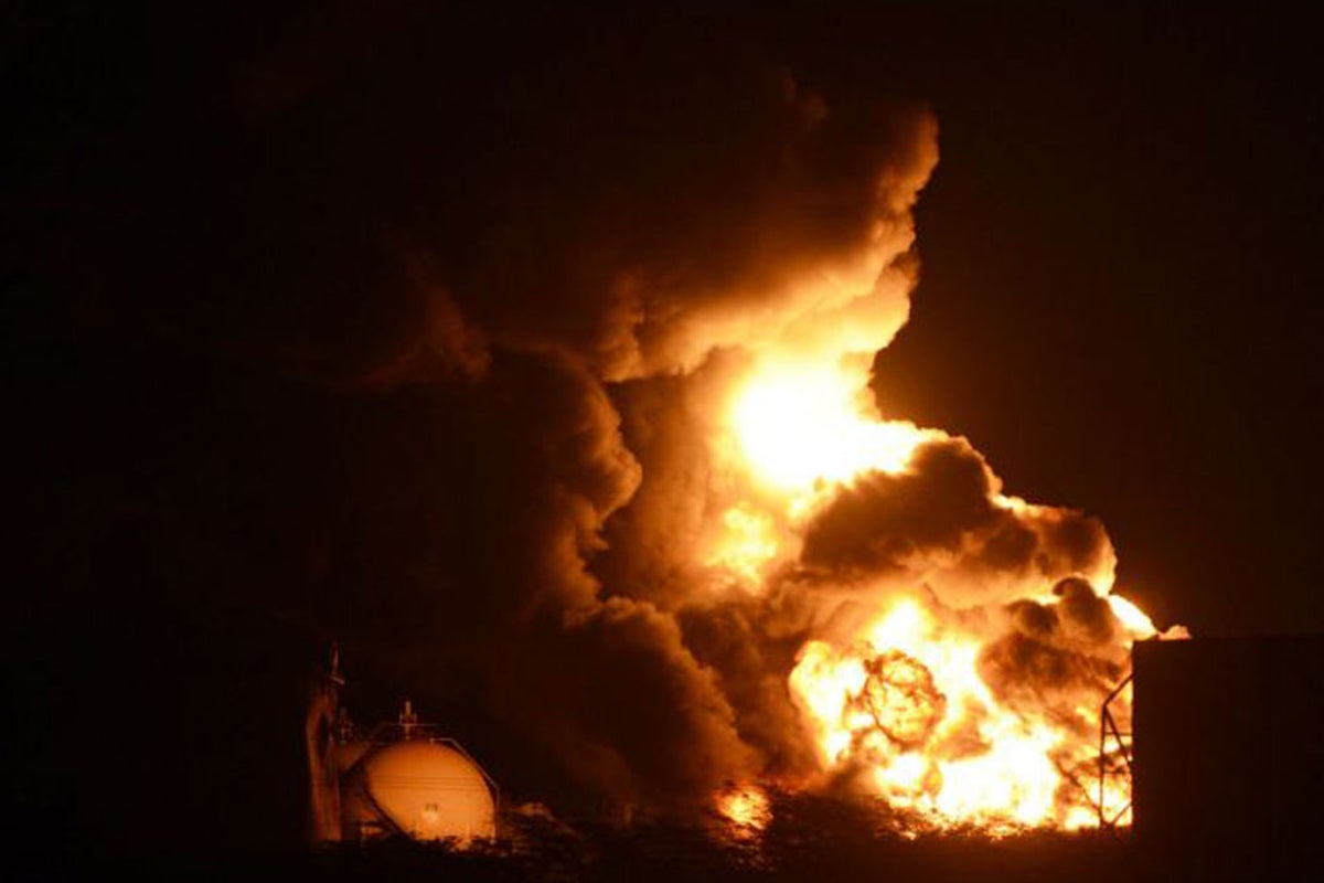 Fire extinguished at Venezuela's Amuay refinery | The Independent | The ...