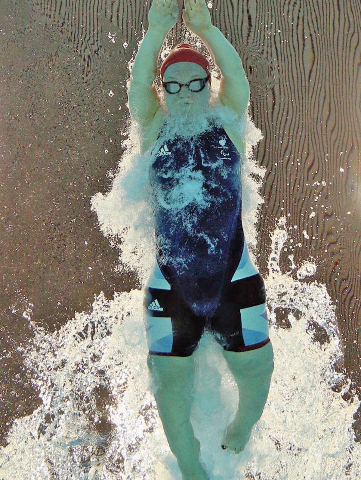 Poster girl Ellie keeps her cool and her title | The Independent | The ...