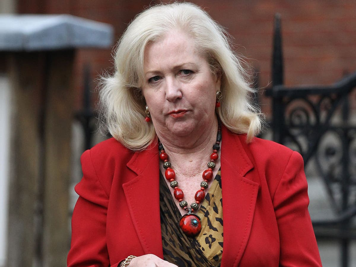 Rupert Murdoch draws line at payout to Elle Macpherson's aide Mary ...