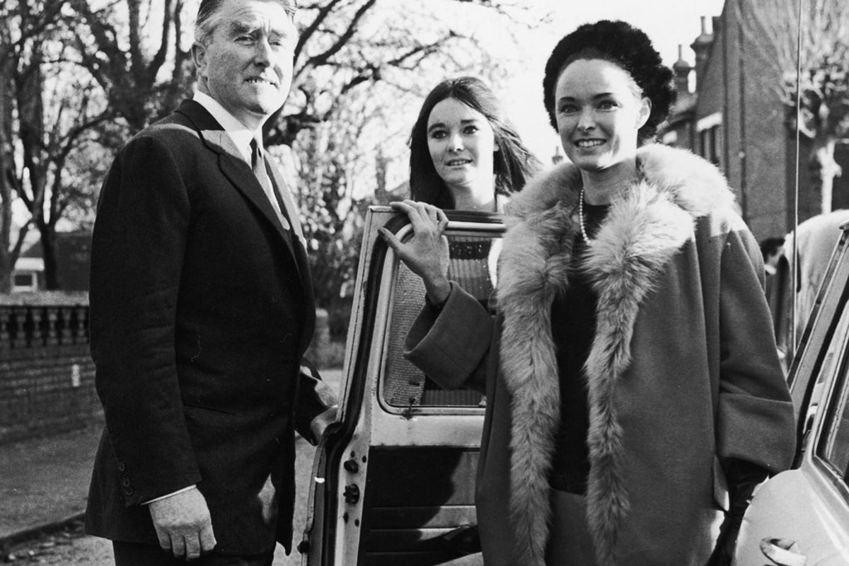 Major Roy Bates: The self-proclaimed 'Prince of Sealand' | The ...
