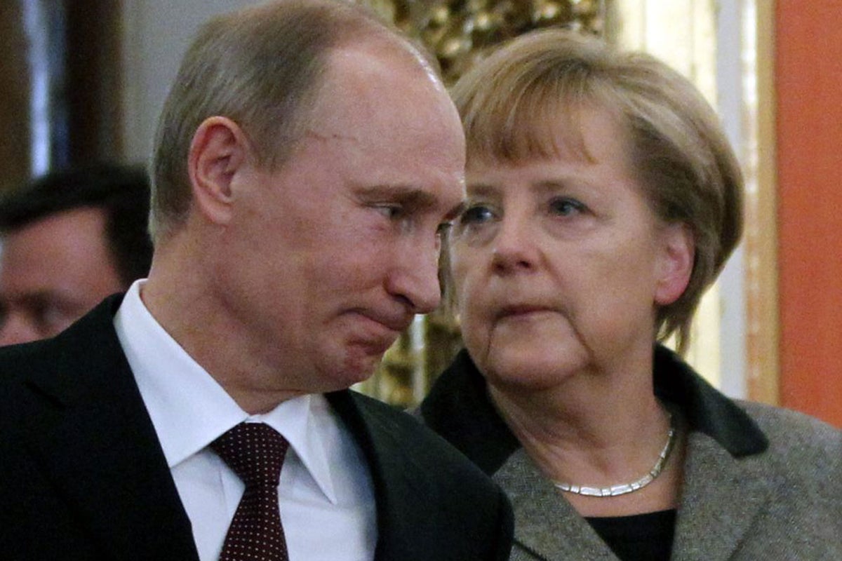 Angela Merkel and Vladimir Putin come to blows over disputed artworks ...