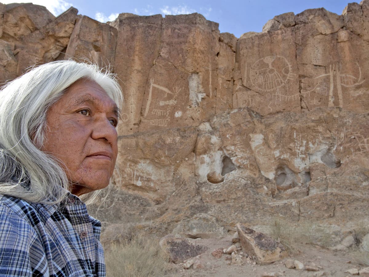 Thieves steal rock engravings from sacred Native American site | The ...