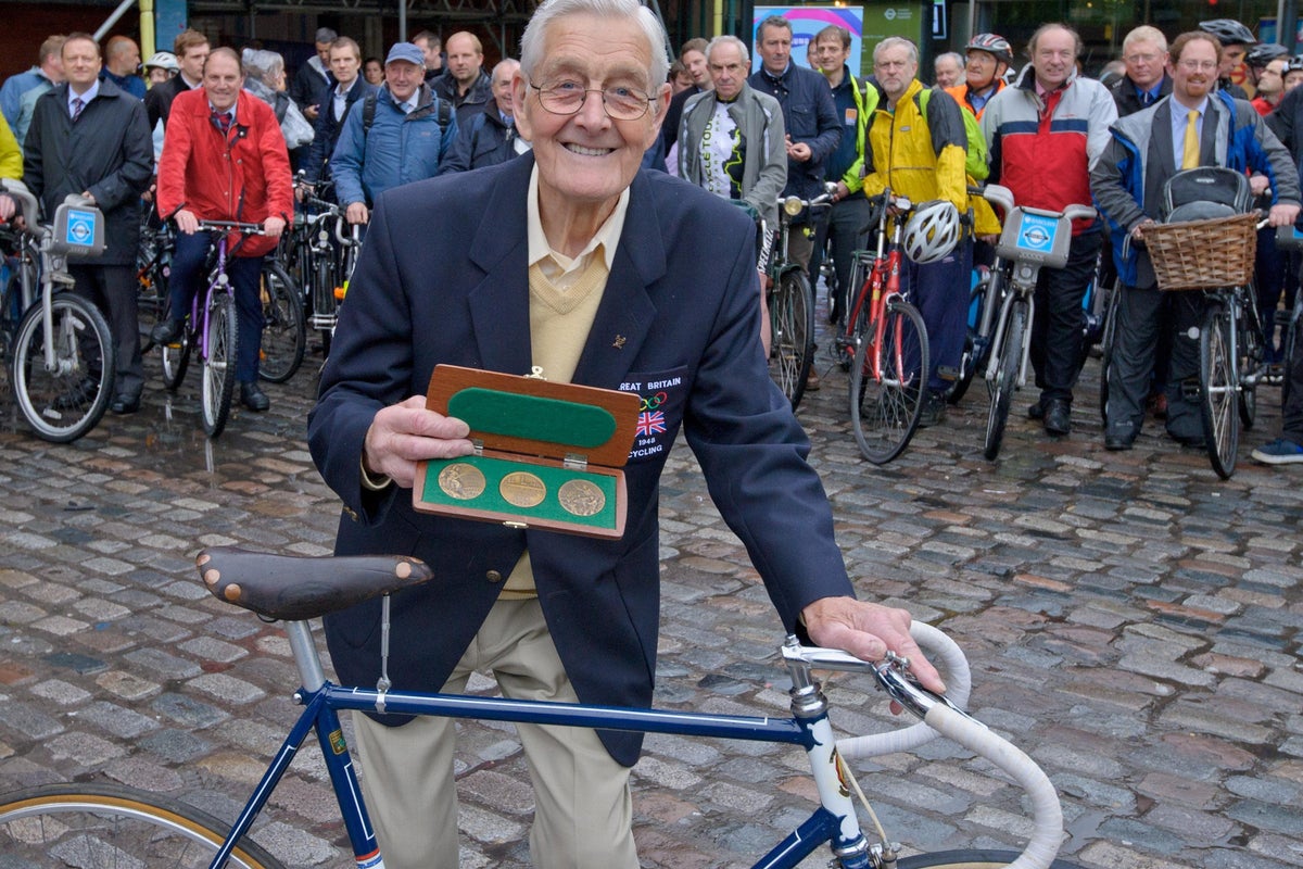 Tommy Godwin: Cyclist who won two Olympic medals | The Independent ...