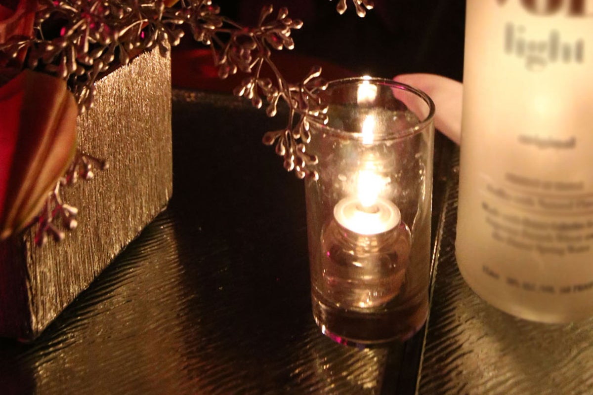 Frisky business: One in seven office workers set to ‘make a move’ on ...