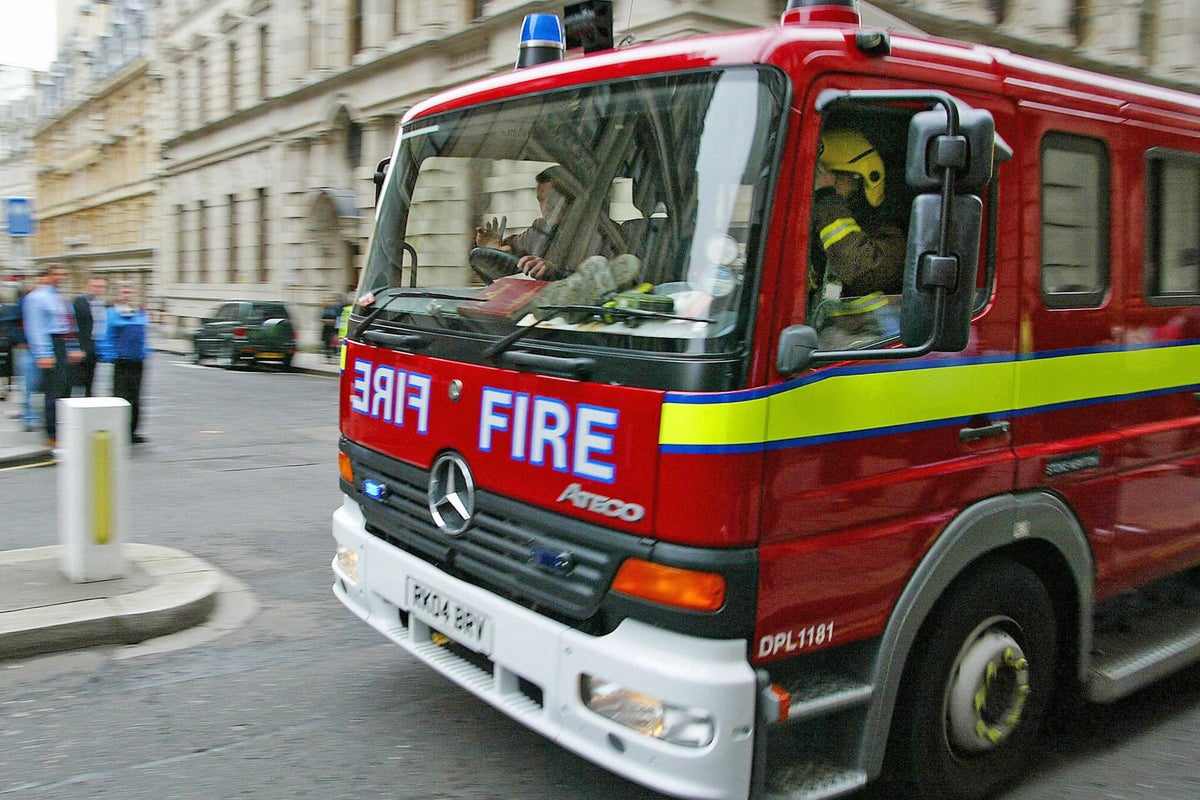 London Fire Brigade plans to allow people to report emergencies on ...