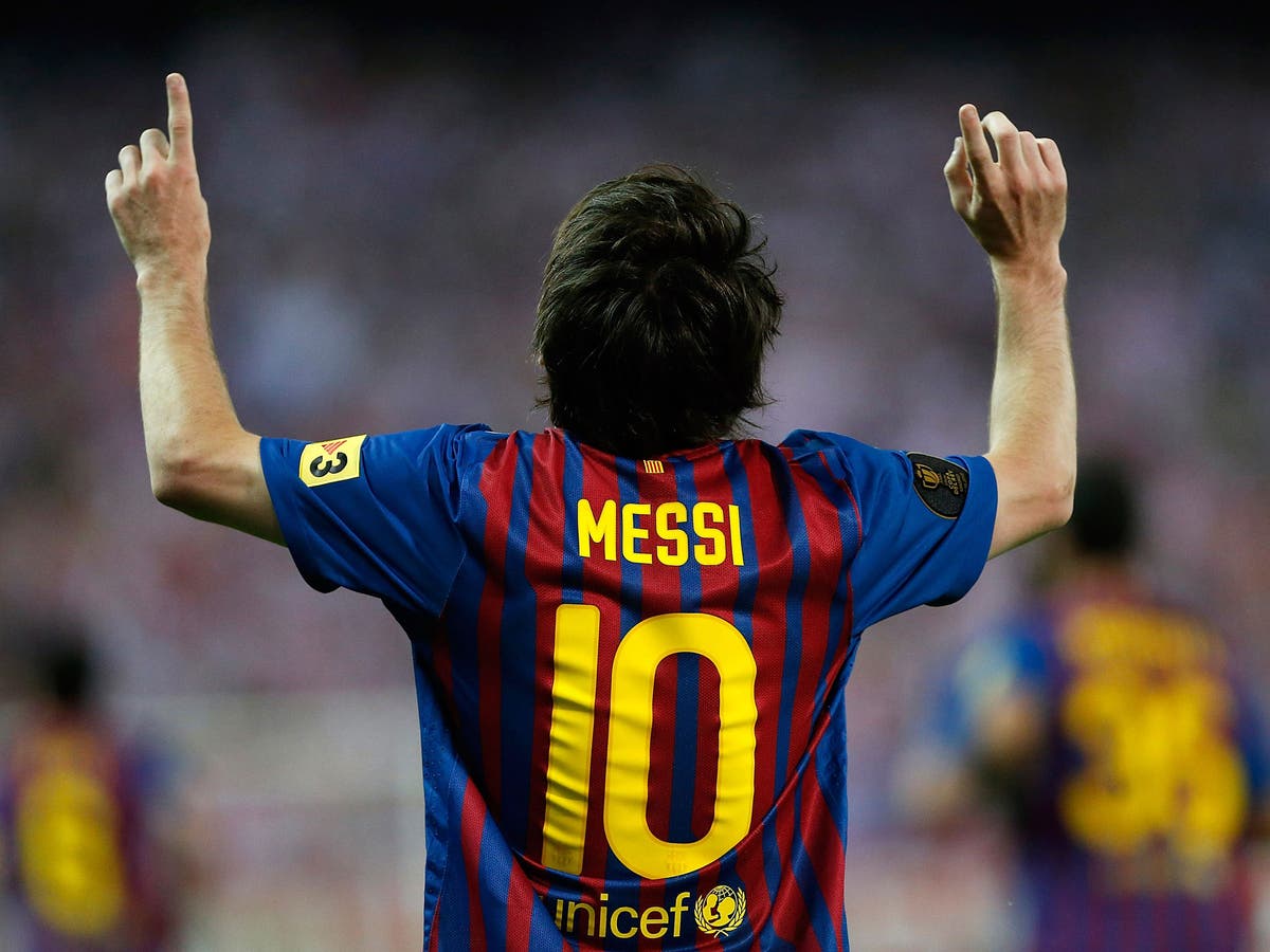 Lionel Messi to formally sign new Barcelona contract this week | The ...