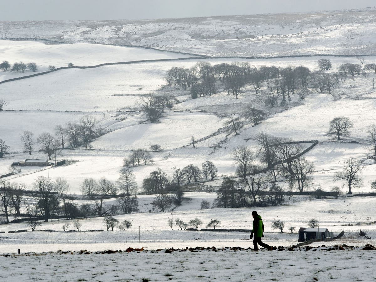 The calm before the storm: Northern England braced for fresh snowfall ...