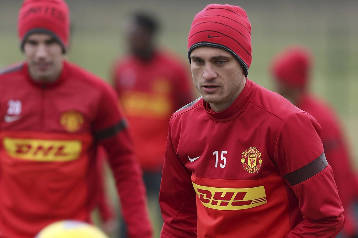 Manchester United captain Nemanja Vidic will not speak with fellow ...
