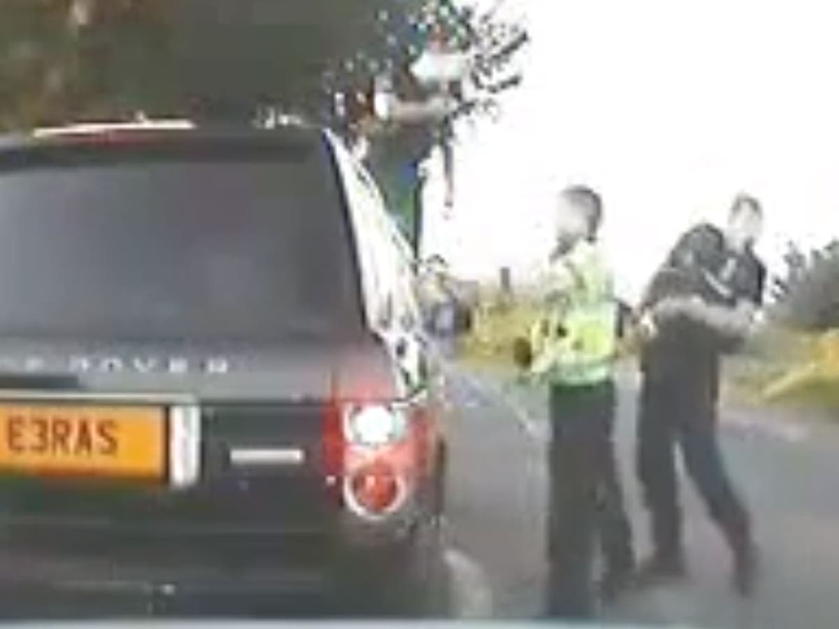 Police officer caught in Youtube attack video set for compensation ...
