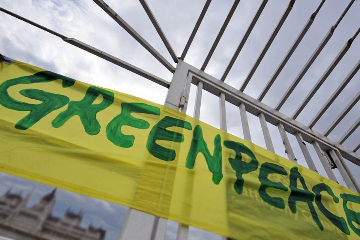 Protest stunts like Greenpeace's fracking operation keep politics alive ...