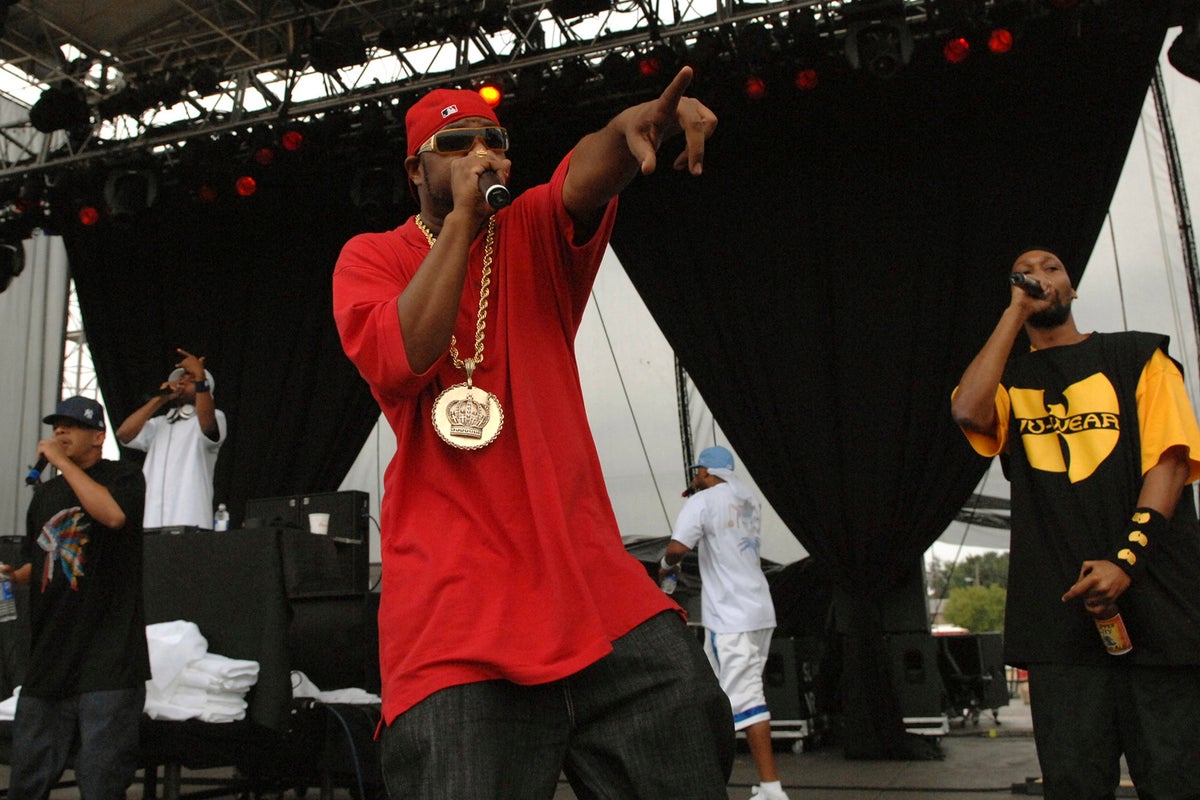 Coronavirus: Wu-Tang Clan distribute thousands of warning prints across ...